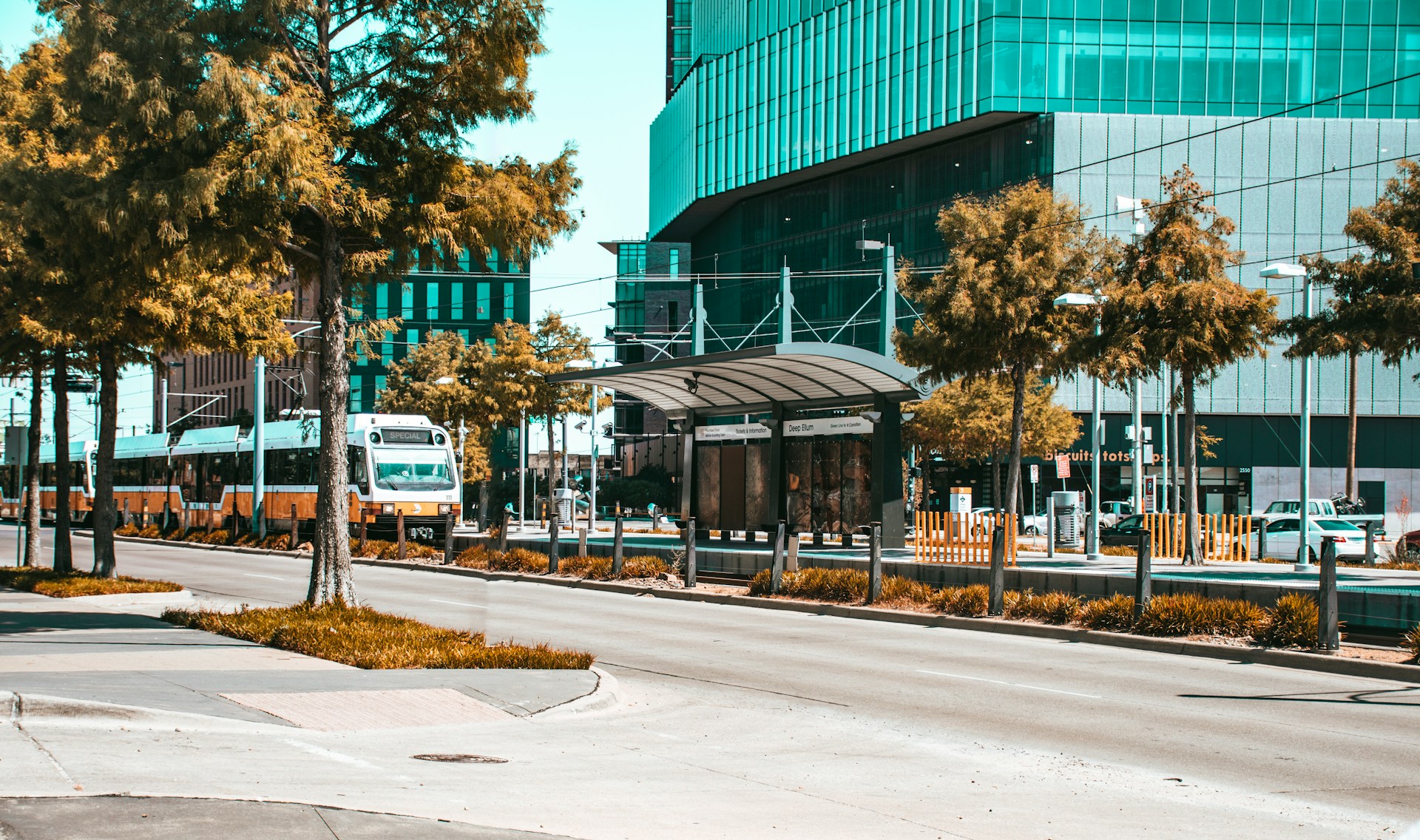 How To Get Around Dallas-Fort Worth Using Public Transportation